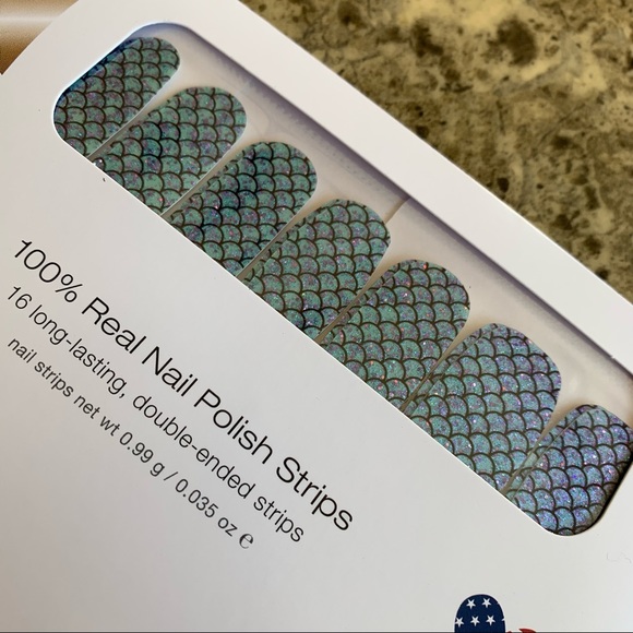 Color Street | Makeup | Color Street Atlantis Glitter Mermaid Nail ...